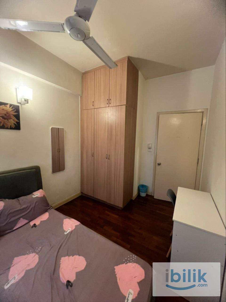 Seri Maya Middle Room Muslim Lady Unit min walking distance to LRT ...