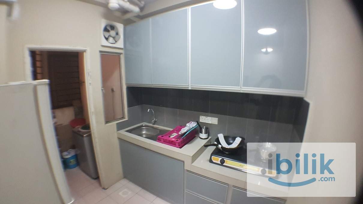 Casa Subang, USJ, Opposite BRT, near LRT, Choice of Rooms, Mydin ...