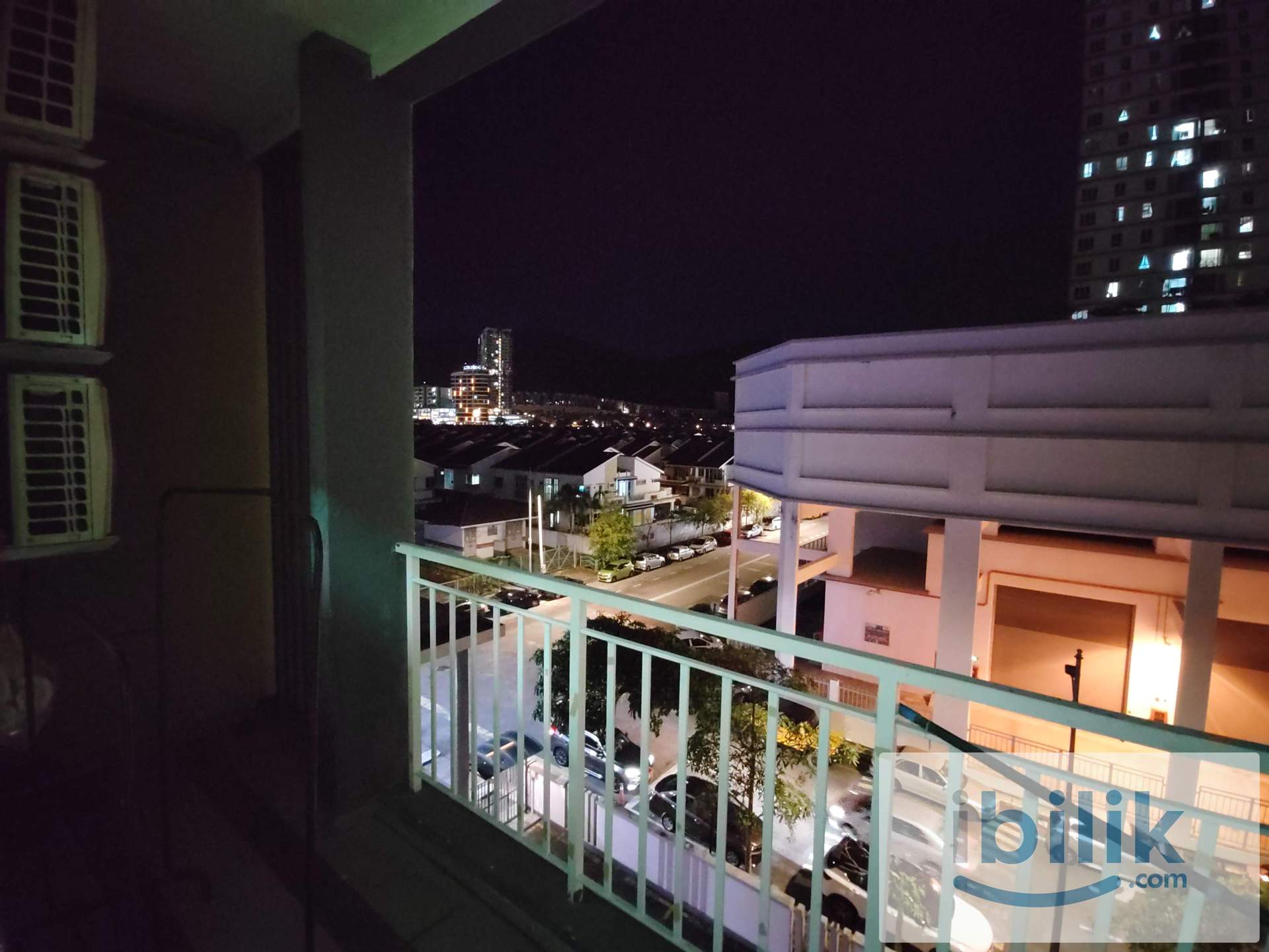 Fiera Vista Aircond Balcony Middle Room included Utilities Share ...