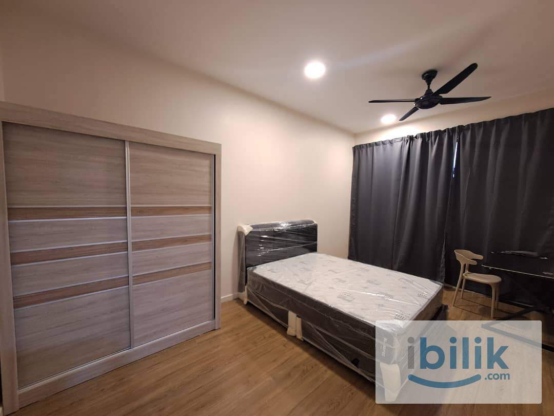 [Chinese Unit] Big Master Room with Private Bathroom | iBilik