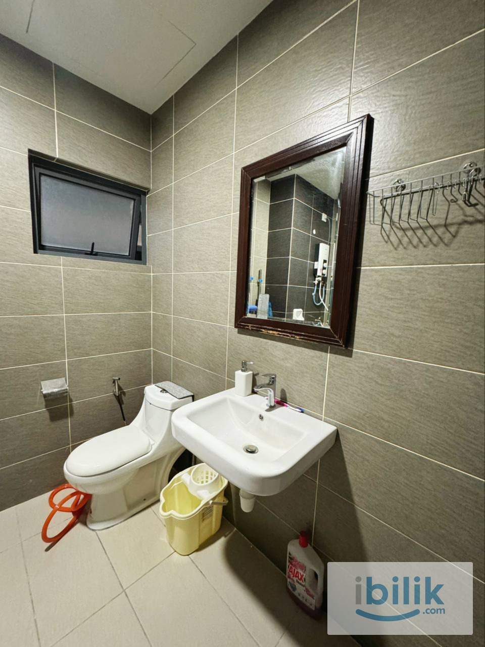 Single Room, The Henge, Kepong, [Bus to MRT, No Partition Room ...